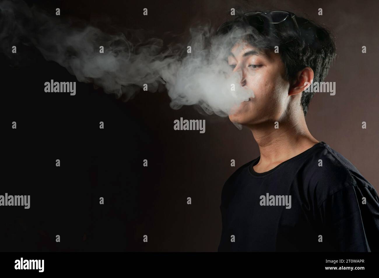 Man making smoke ring hi-res stock photography and images - Alamy