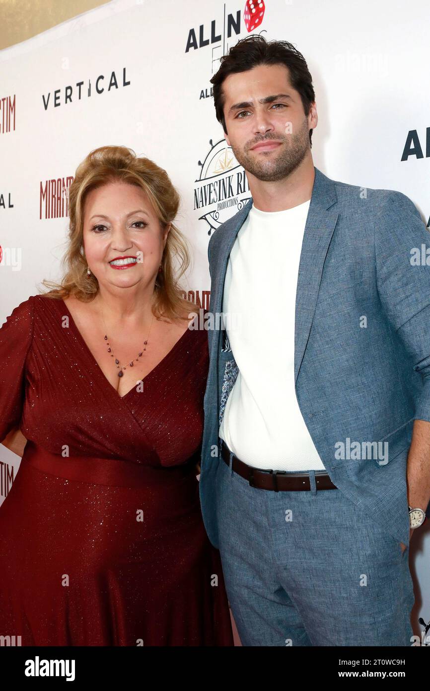 LOS ANGELES - OCT 5: Michelle Danner, Matthew Daddario at the Miranda's ...