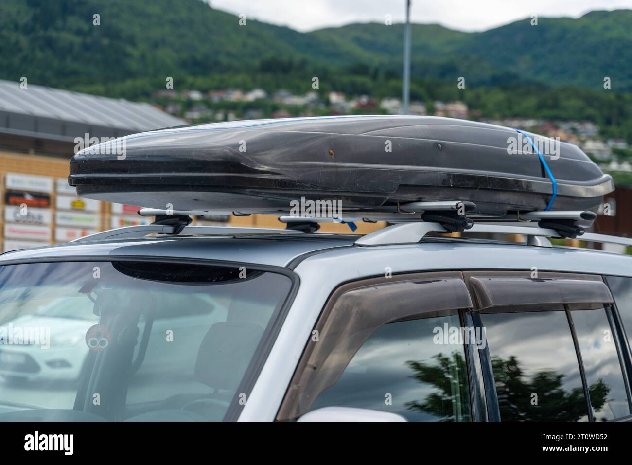 Norway - 12 July 2023: Car with luggage rack on the roof *** Auto mit ...