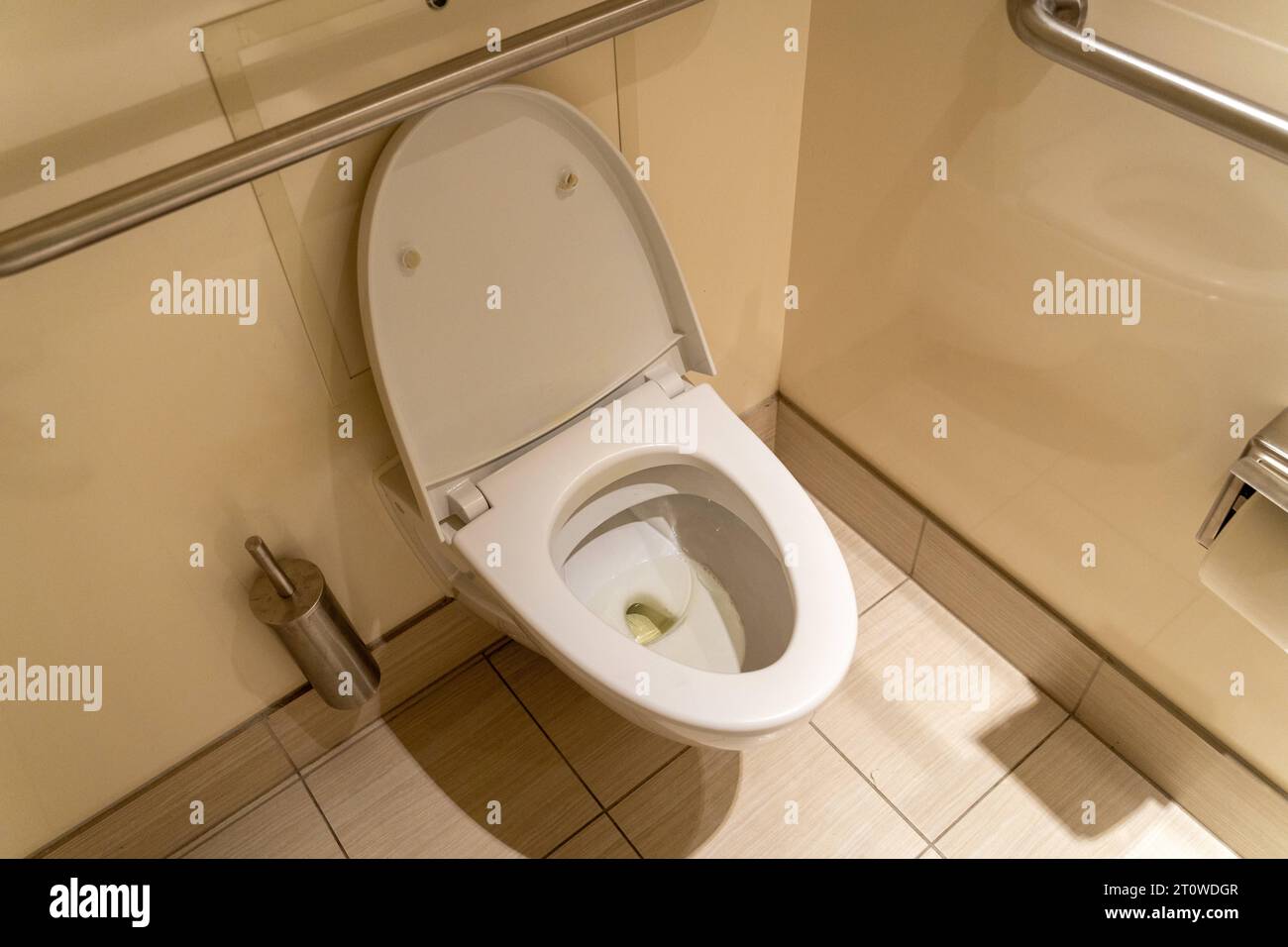 Ship toilet hi-res stock photography and images - Alamy