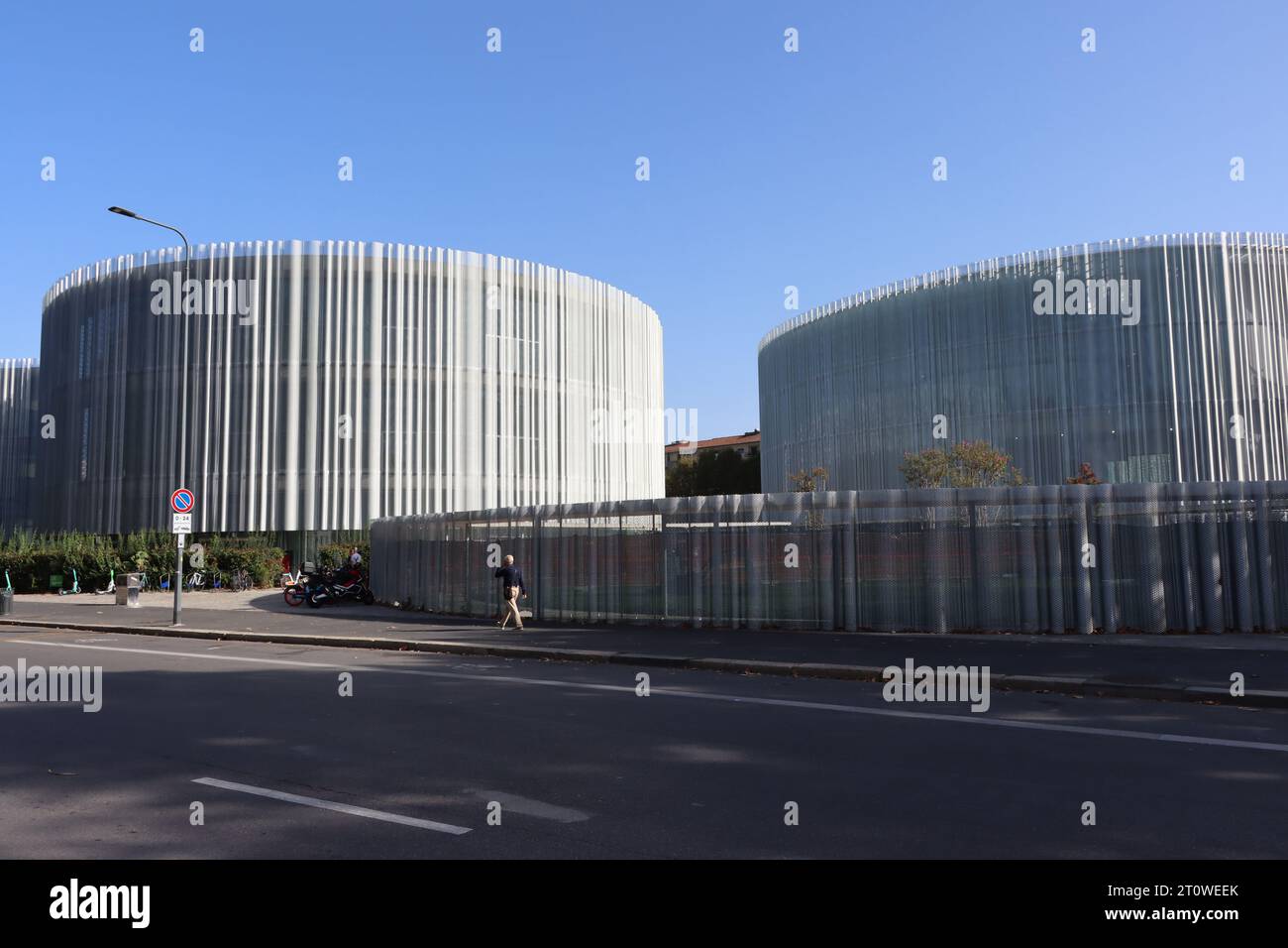 The bocconi building hi-res stock photography and images - Alamy
