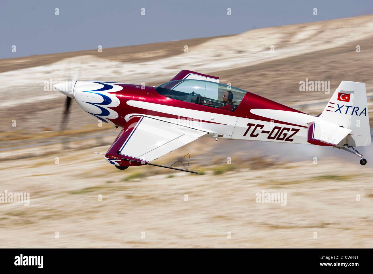 Extra 300 plane hi-res stock photography and images - Alamy