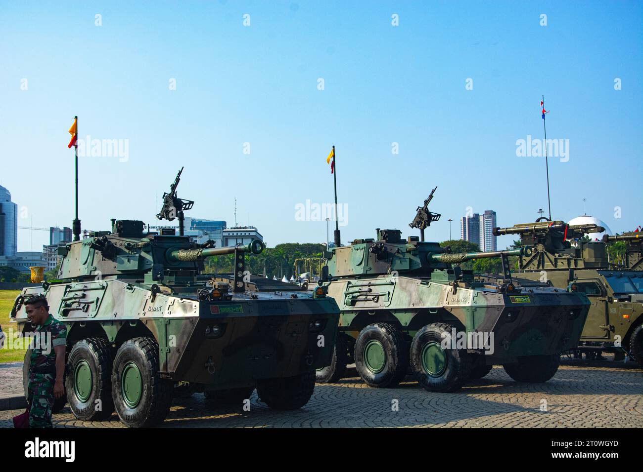 Indonesian army combat vehicle parade in Jakarta Stock Photo - Alamy