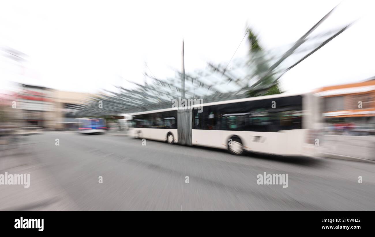 Der ZOB Zentraler Omnibus Bahnhof in Siegen. Busbahnhof am 09.10.2023 ...