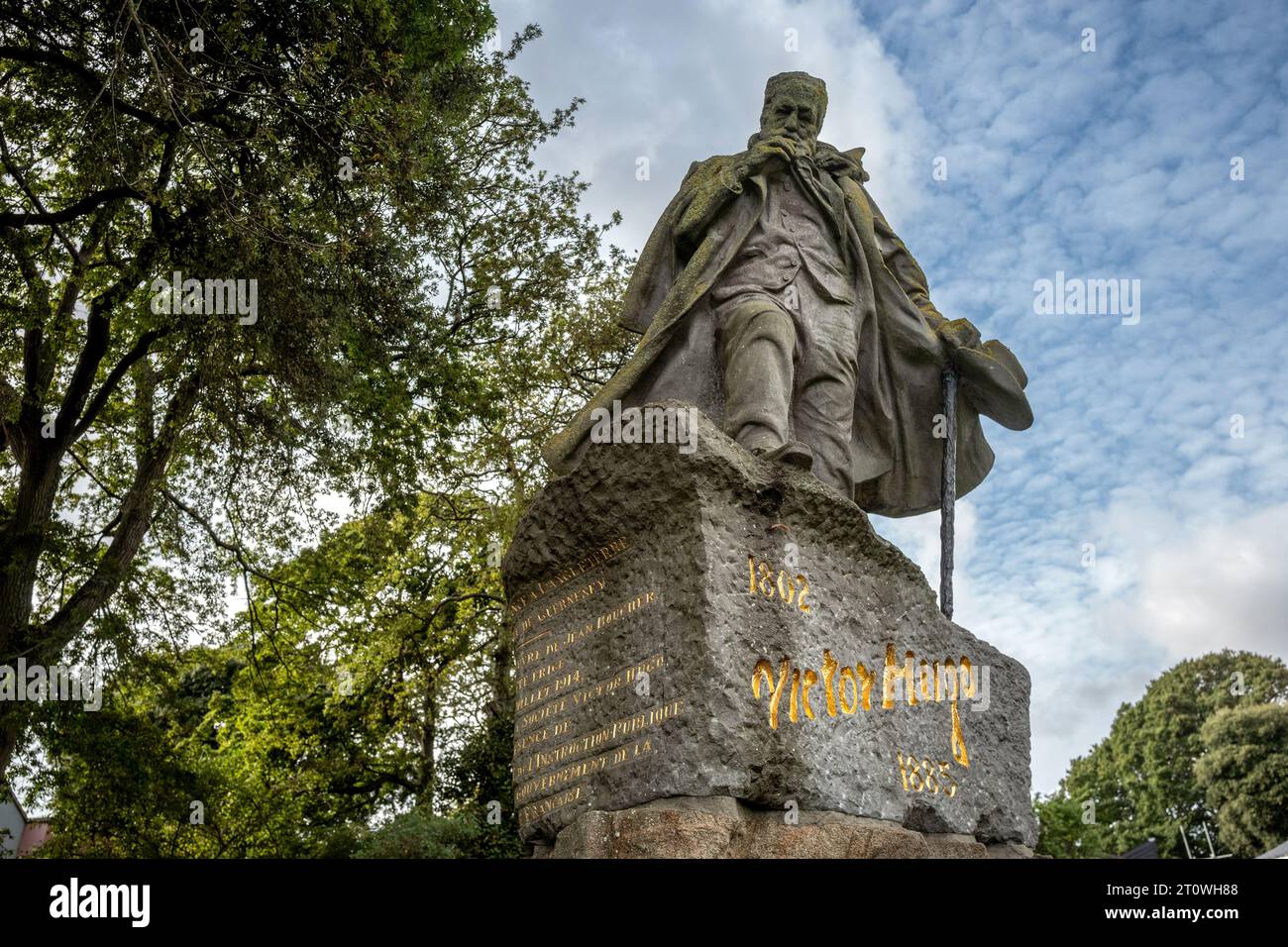 Victor hugo statue hi-res stock photography and images - Alamy