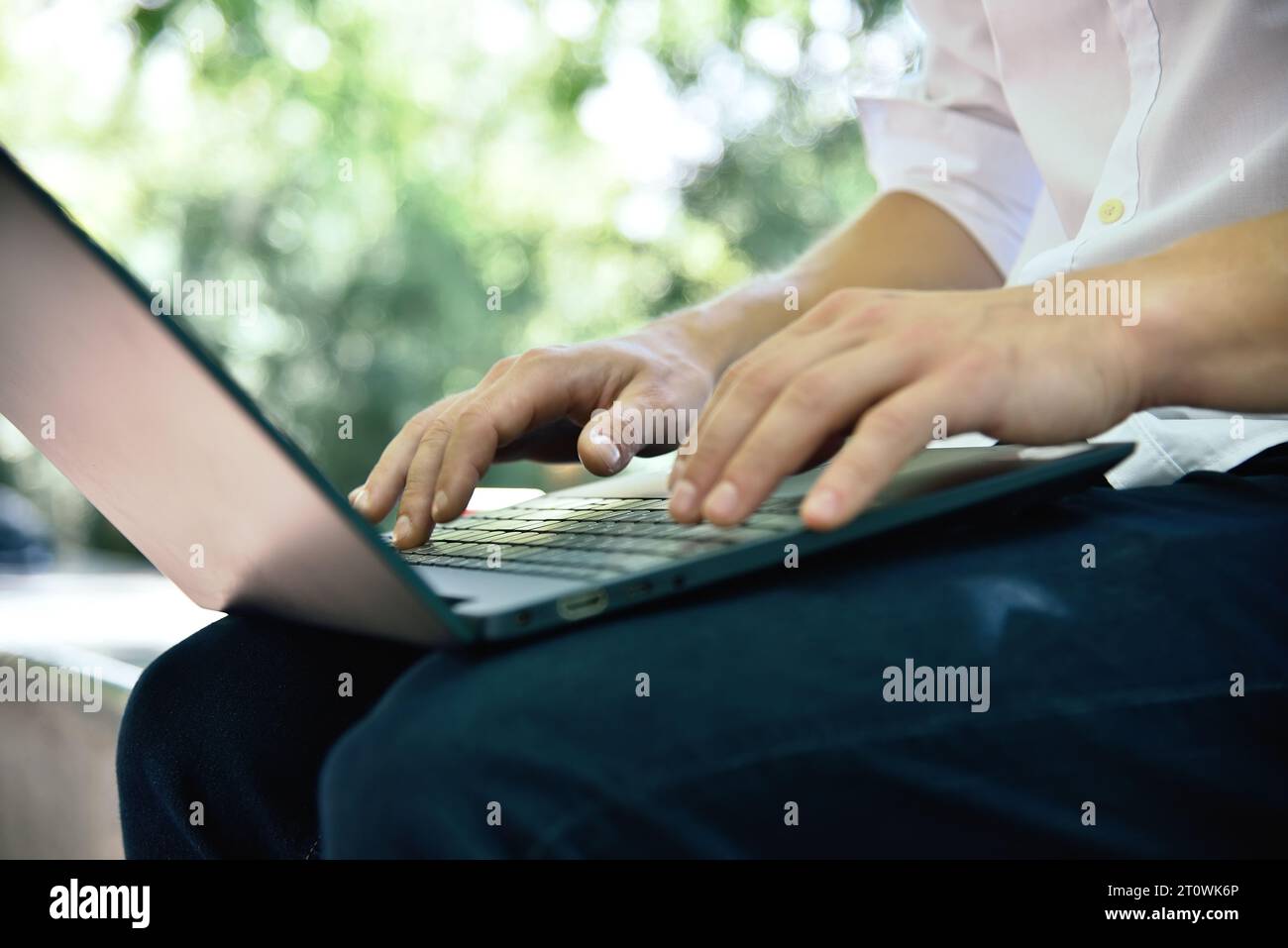 College student typing hi-res stock photography and images - Alamy