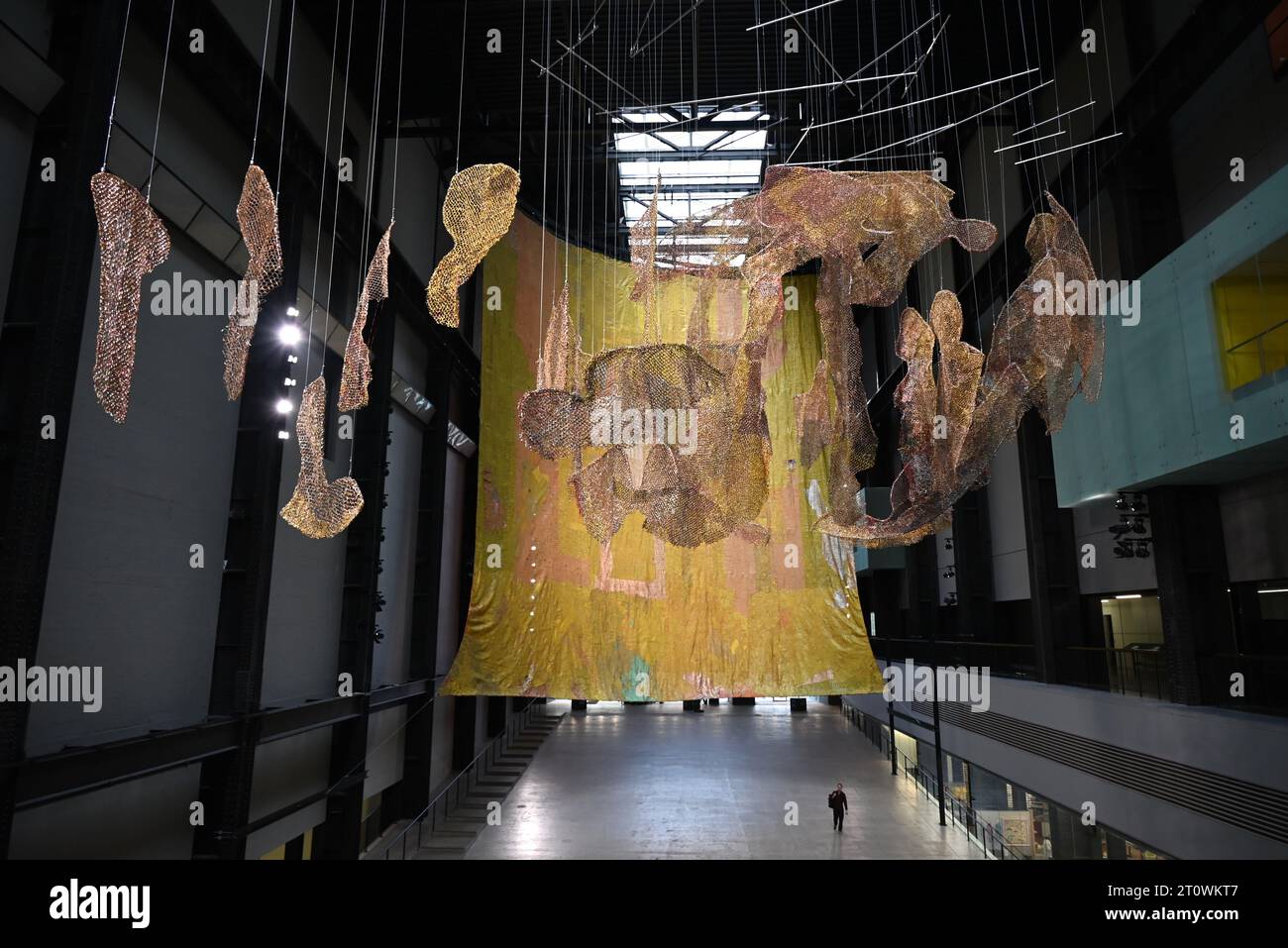 Ghanaian-born and Nigeria-based El Anatsui is best-known for his ...