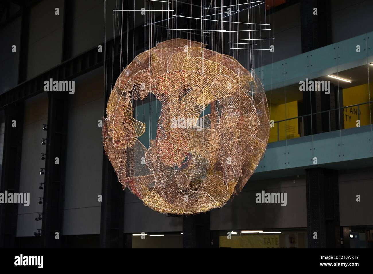 Ghanaian-born and Nigeria-based El Anatsui is best-known for his ...