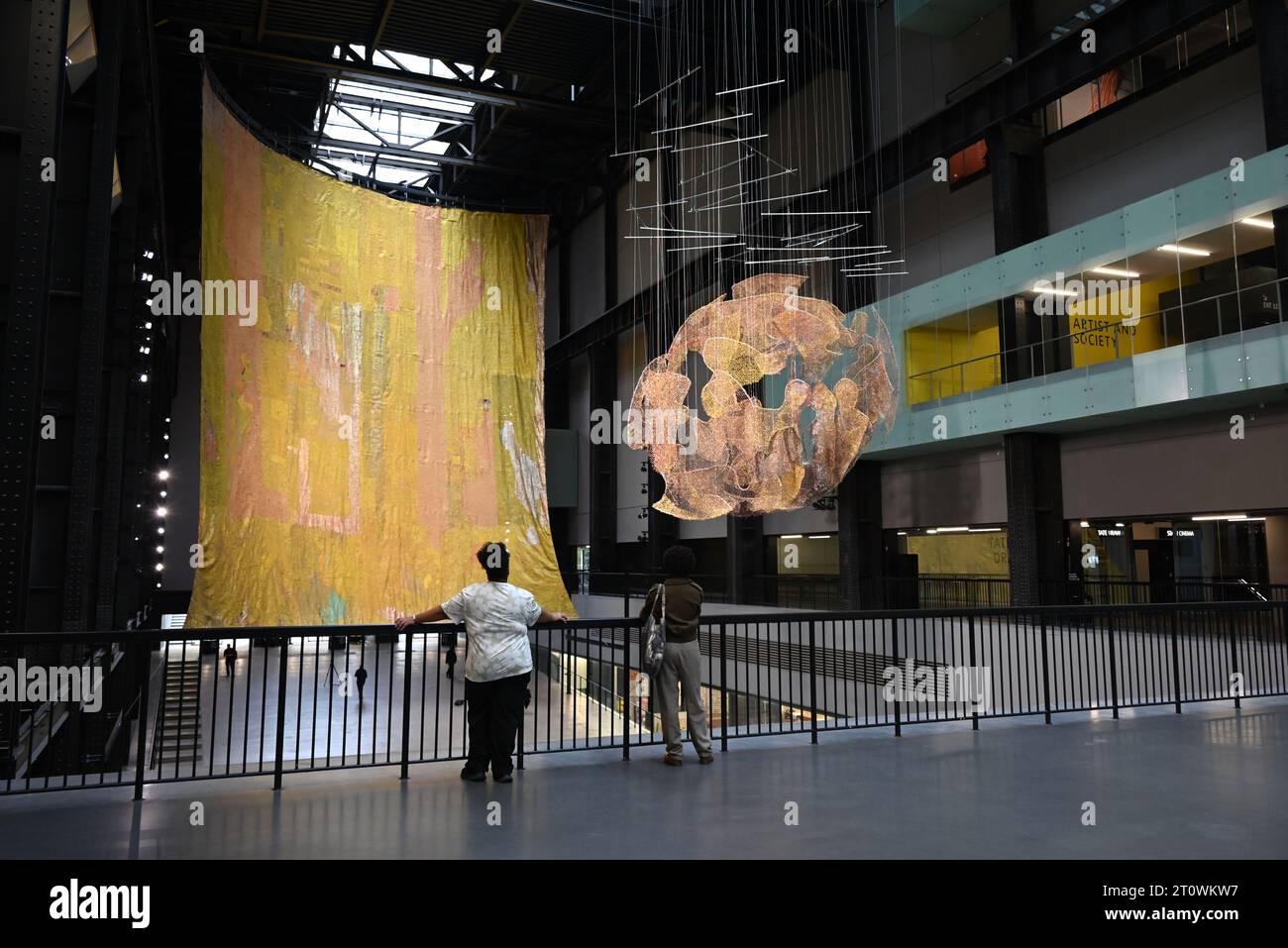 Ghanaian-born and Nigeria-based El Anatsui is best-known for his ...