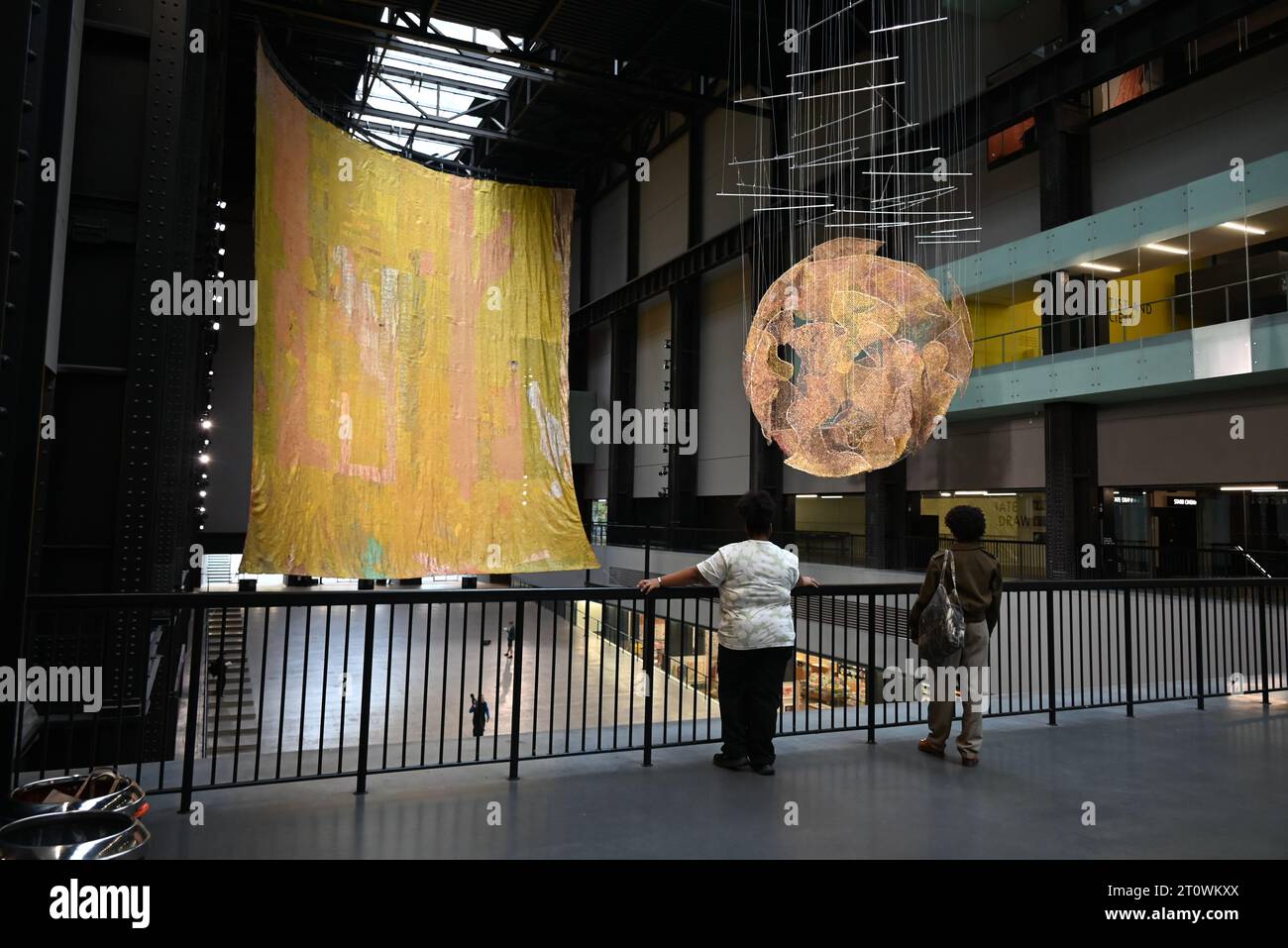 Ghanaian-born and Nigeria-based El Anatsui is best-known for his ...