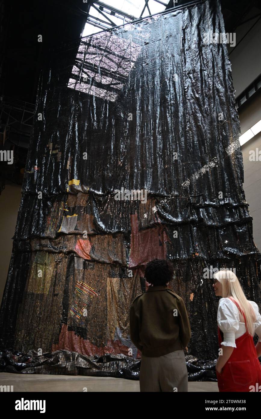 Ghanaian-born and Nigeria-based El Anatsui is best-known for his ...