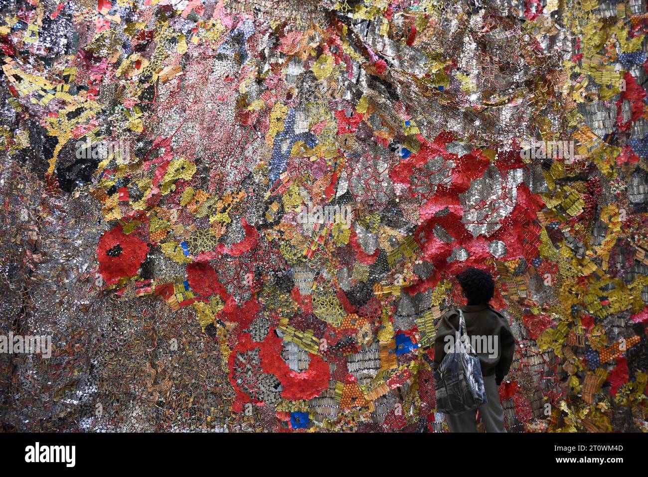 El anatsui tate hi-res stock photography and images - Alamy