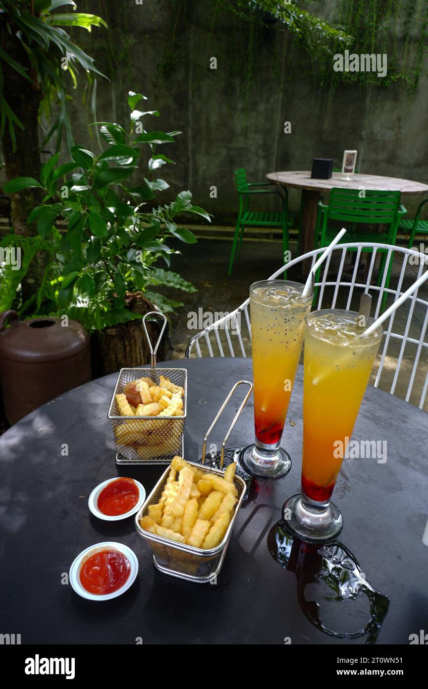 Drink drinks beverage fries hi-res stock photography and images - Alamy