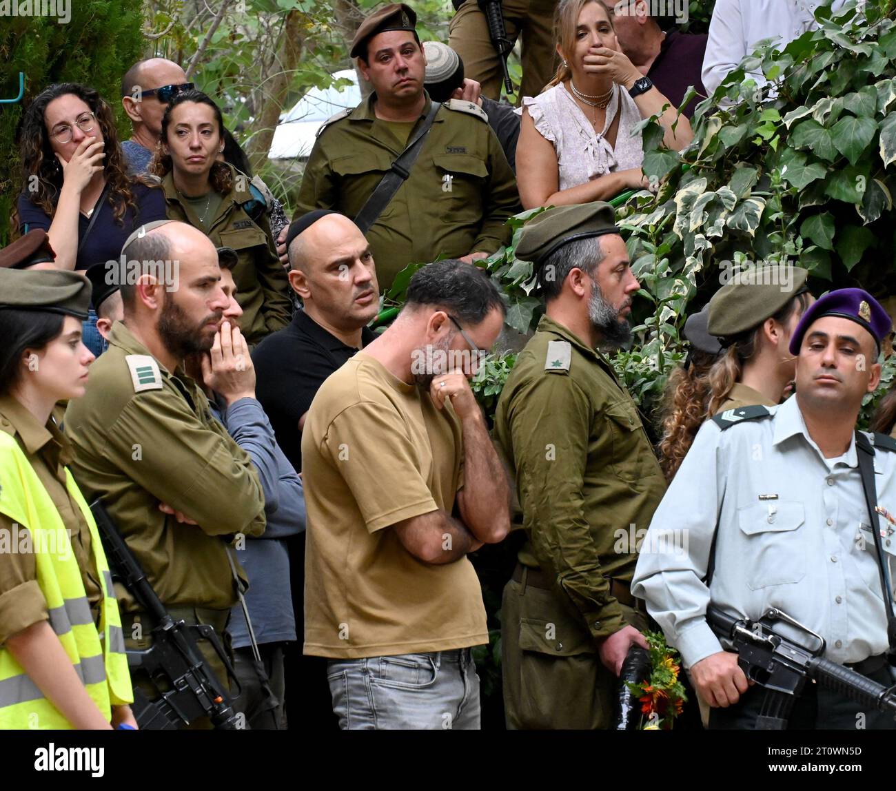 Jerusalem, Israel. 09th Oct, 2023. Israelis attend the funeral of Col ...