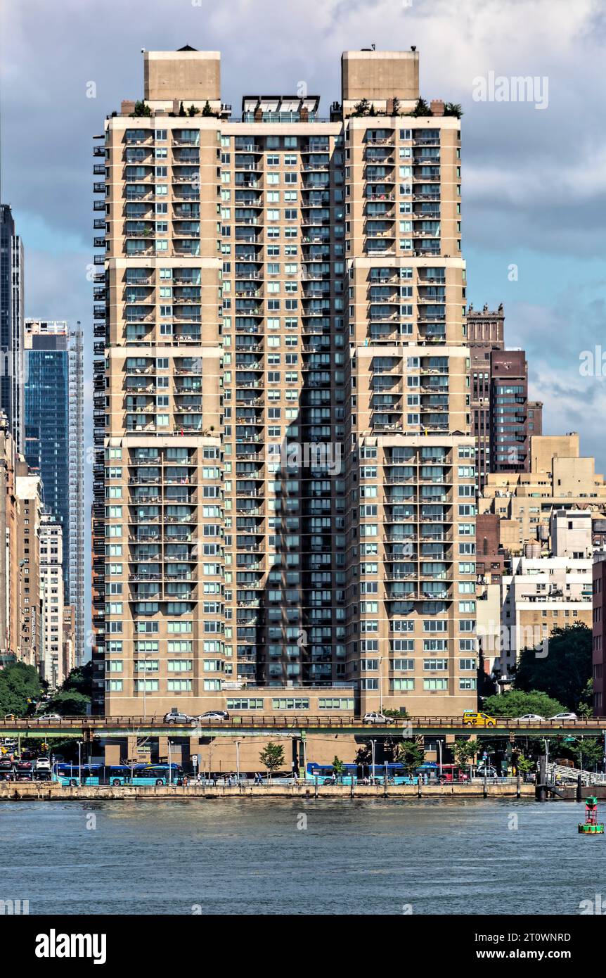 Overlooking new york balcony hi-res stock photography and images - Alamy