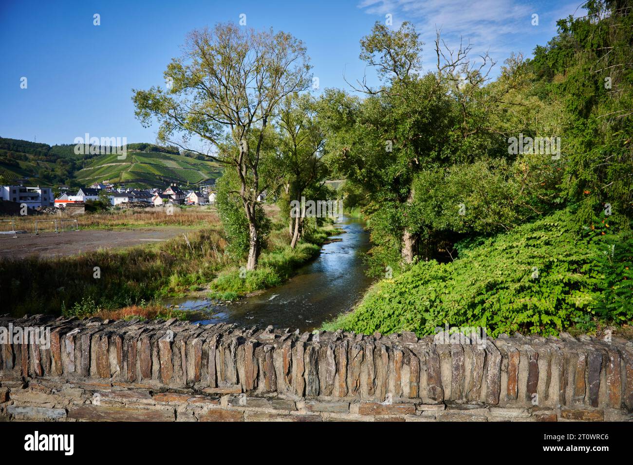 Das Ahrtal 2 Jahre nach der Flutkatastrophe . Die Steinbergsbrücke über ...