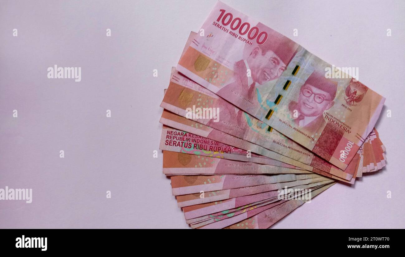 Indonesian rupiah note hi-res stock photography and images - Alamy