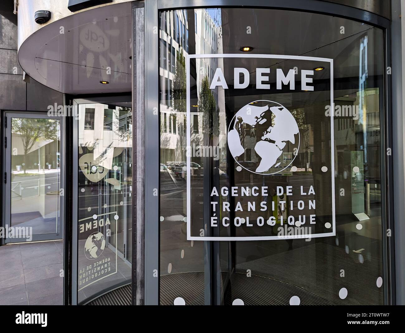 Environment agency logo hi-res stock photography and images - Alamy