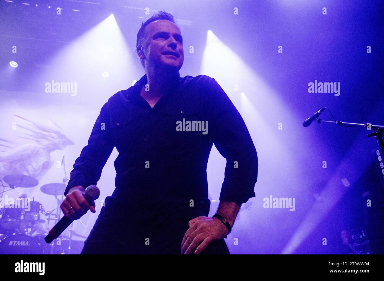 Hansi Kürsch of Blind Guardian performing in Athens (Floyd Live Music ...