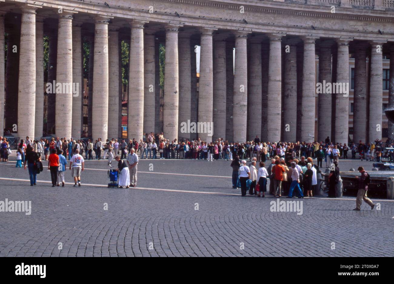 Tourists queuing to visit St Peter's Cathedral Rome Italy Stock Photo ...