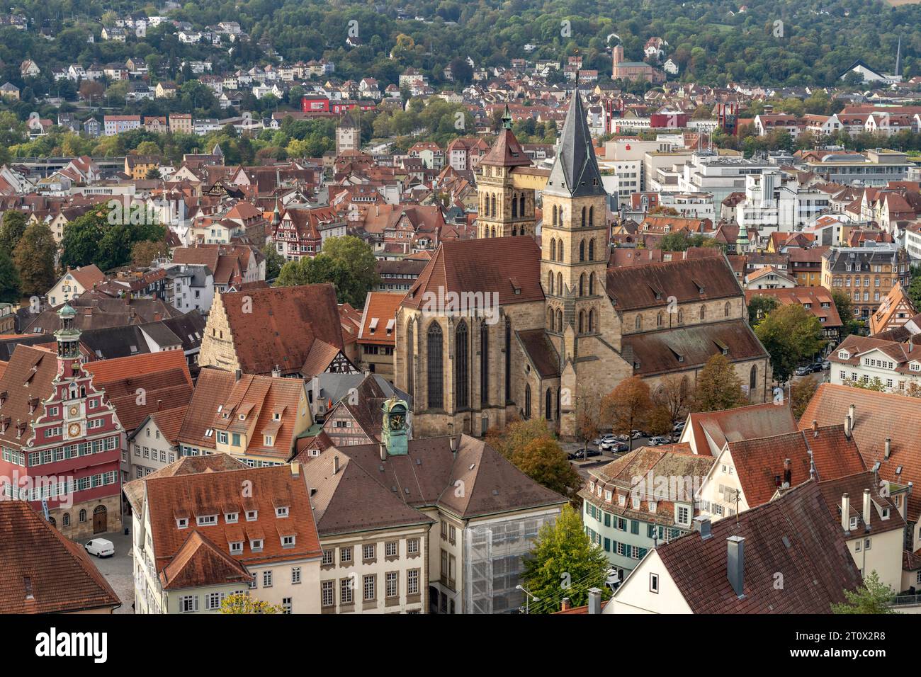 Blick von der Burg auf die Stadtpfarrkirche St. Dionys in Esslingen am ...