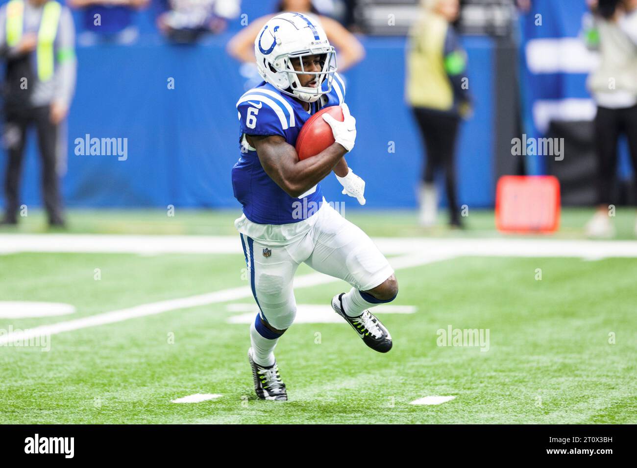 Indianapolis, Indiana, USA. 8th Oct, 2023. Indianapolis Colts wide ...