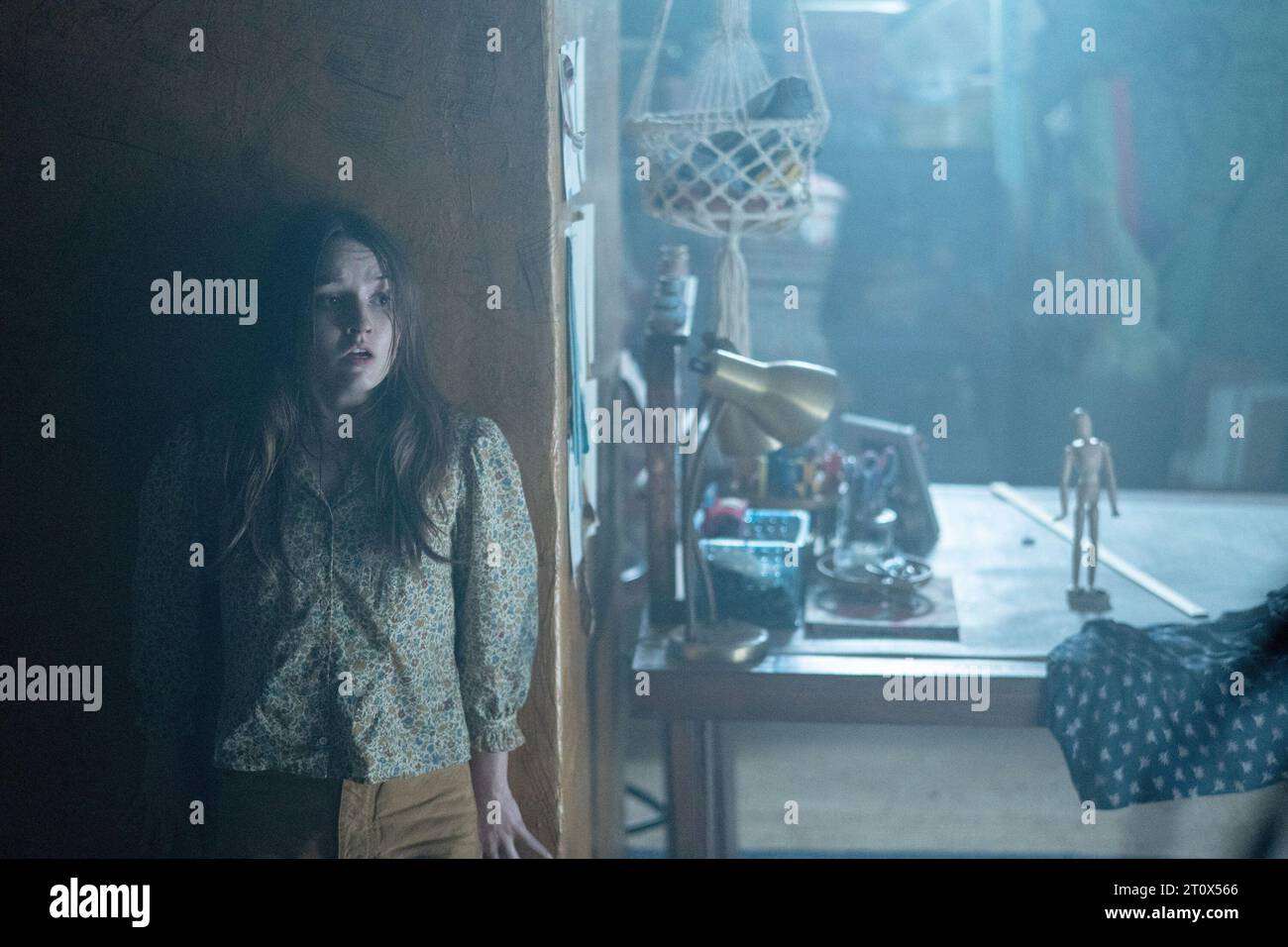 NO ONE WILL SAVE YOU, Kaitlyn Dever, 2023. ph: Sam Lothridge / © Hulu ...