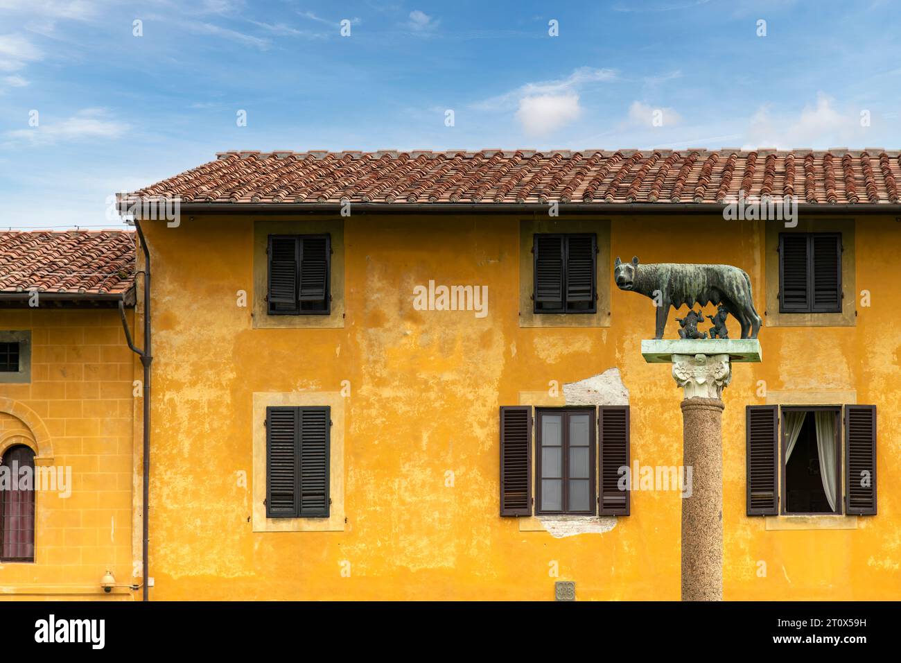 The Capitoline Wolf (Lupa Capitolina) bronze sculpture on Piazza del ...