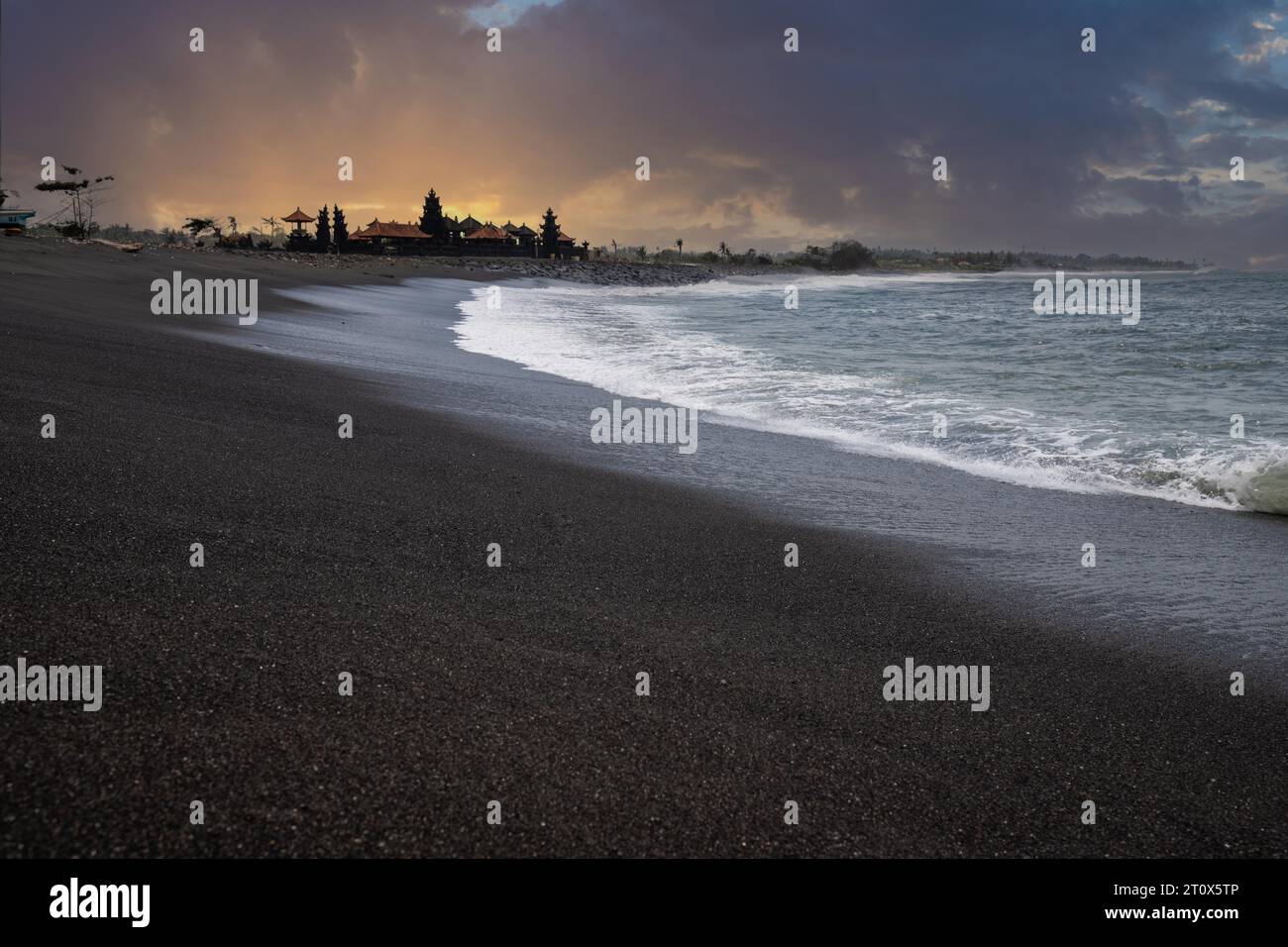 Hindu temple by beach hi-res stock photography and images - Alamy