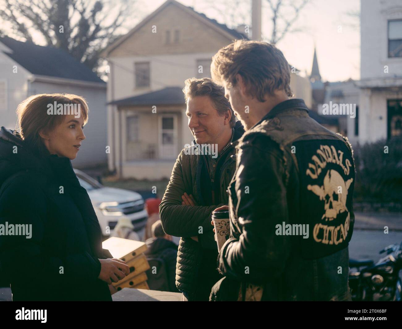 THE BIKERIDERS, from left: Jodie Comer, director Jeff Nichols, Austin ...