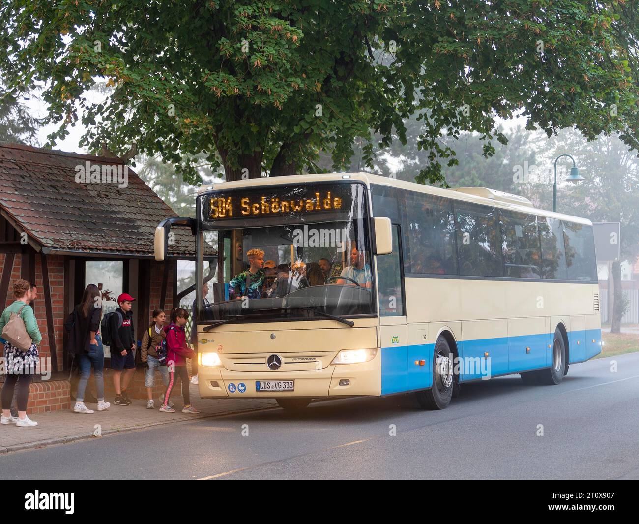 German school bus hi-res stock photography and images - Alamy