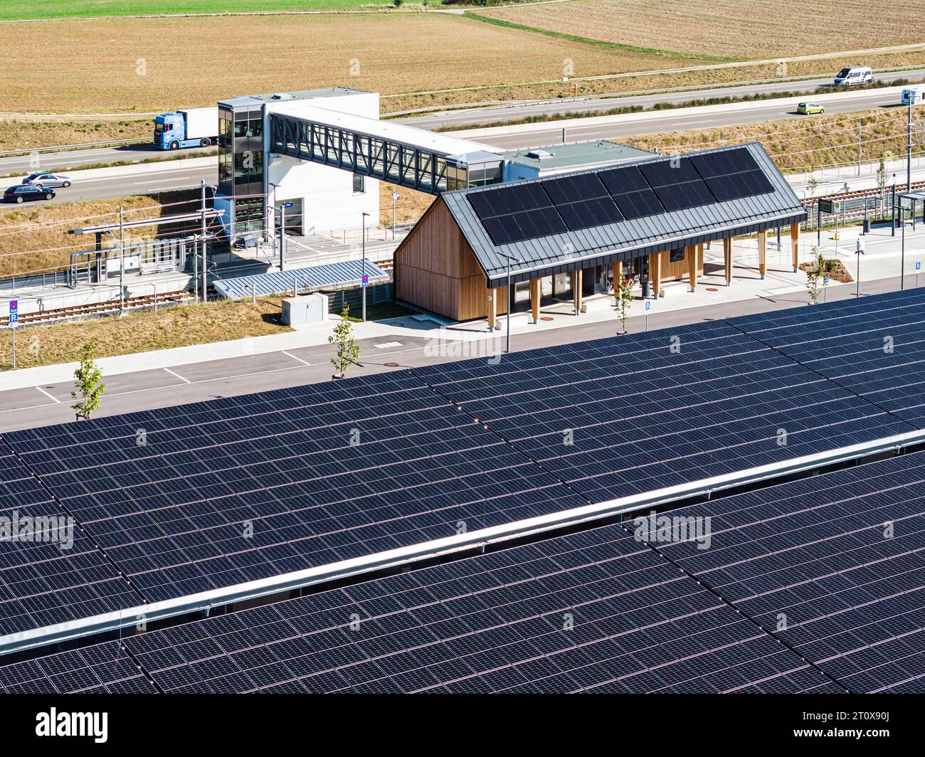 Solar carports hi-res stock photography and images - Alamy