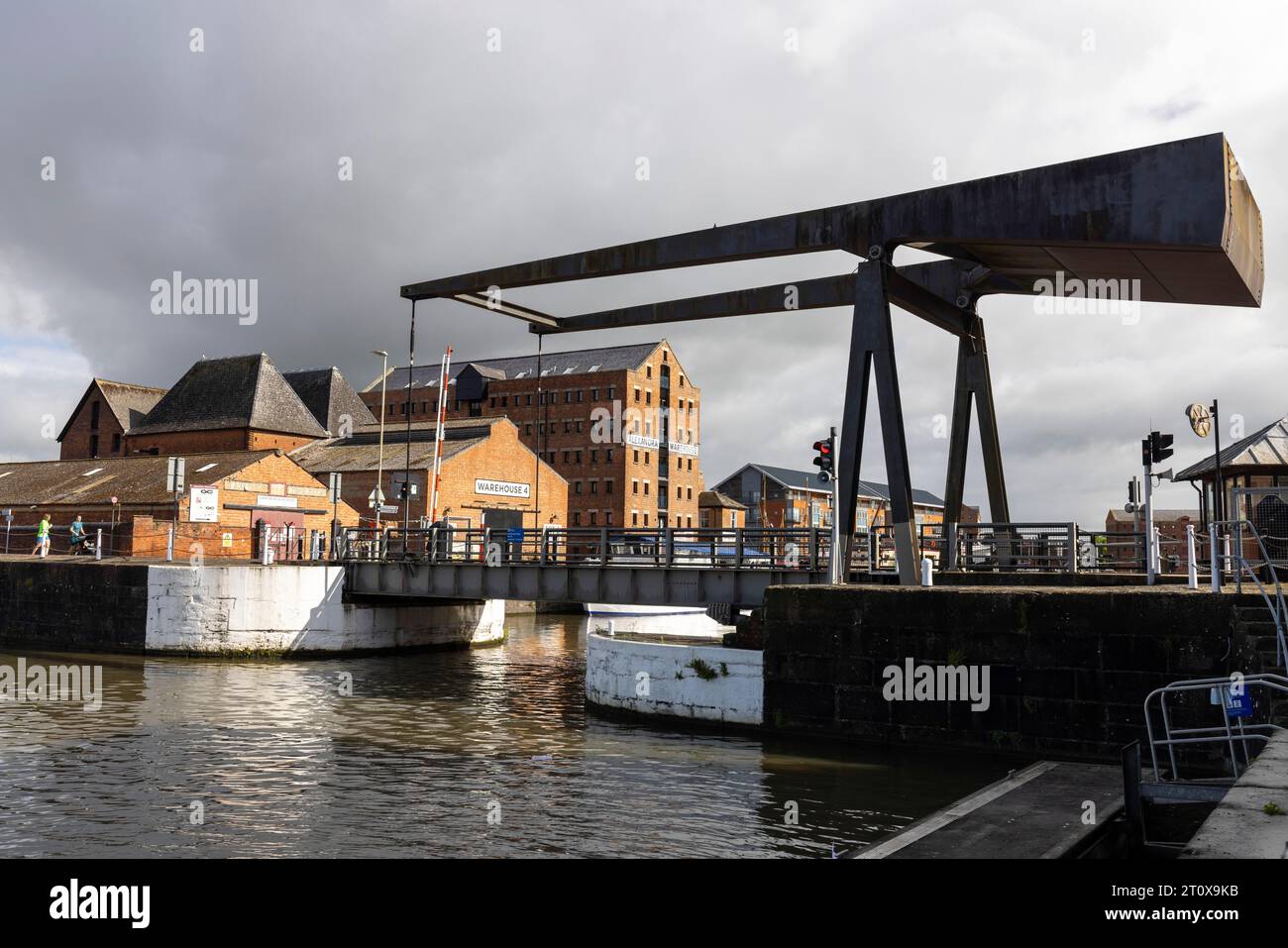 Drawbridge lift hi-res stock photography and images - Alamy