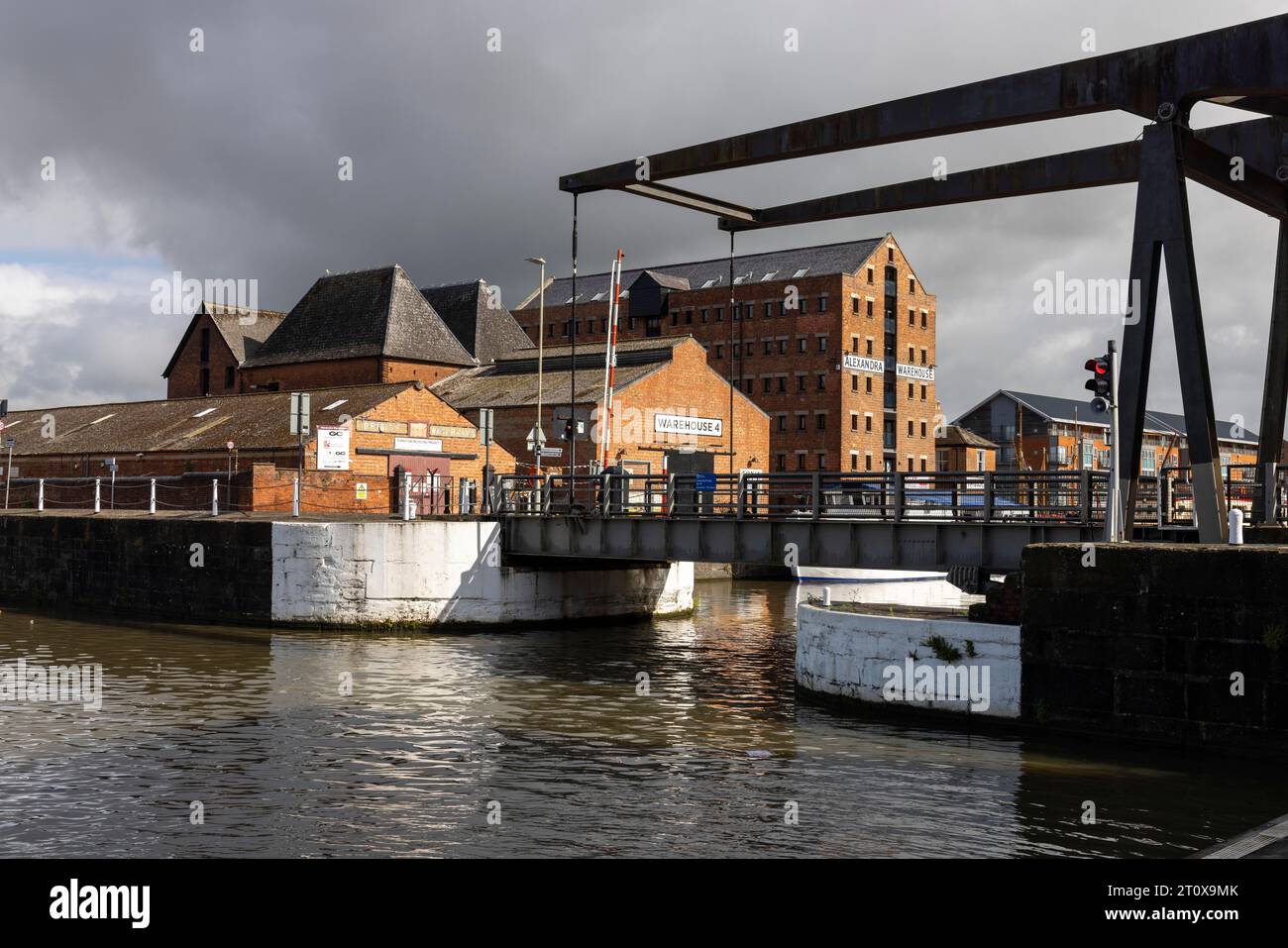 Dock drawbridge hi-res stock photography and images - Alamy