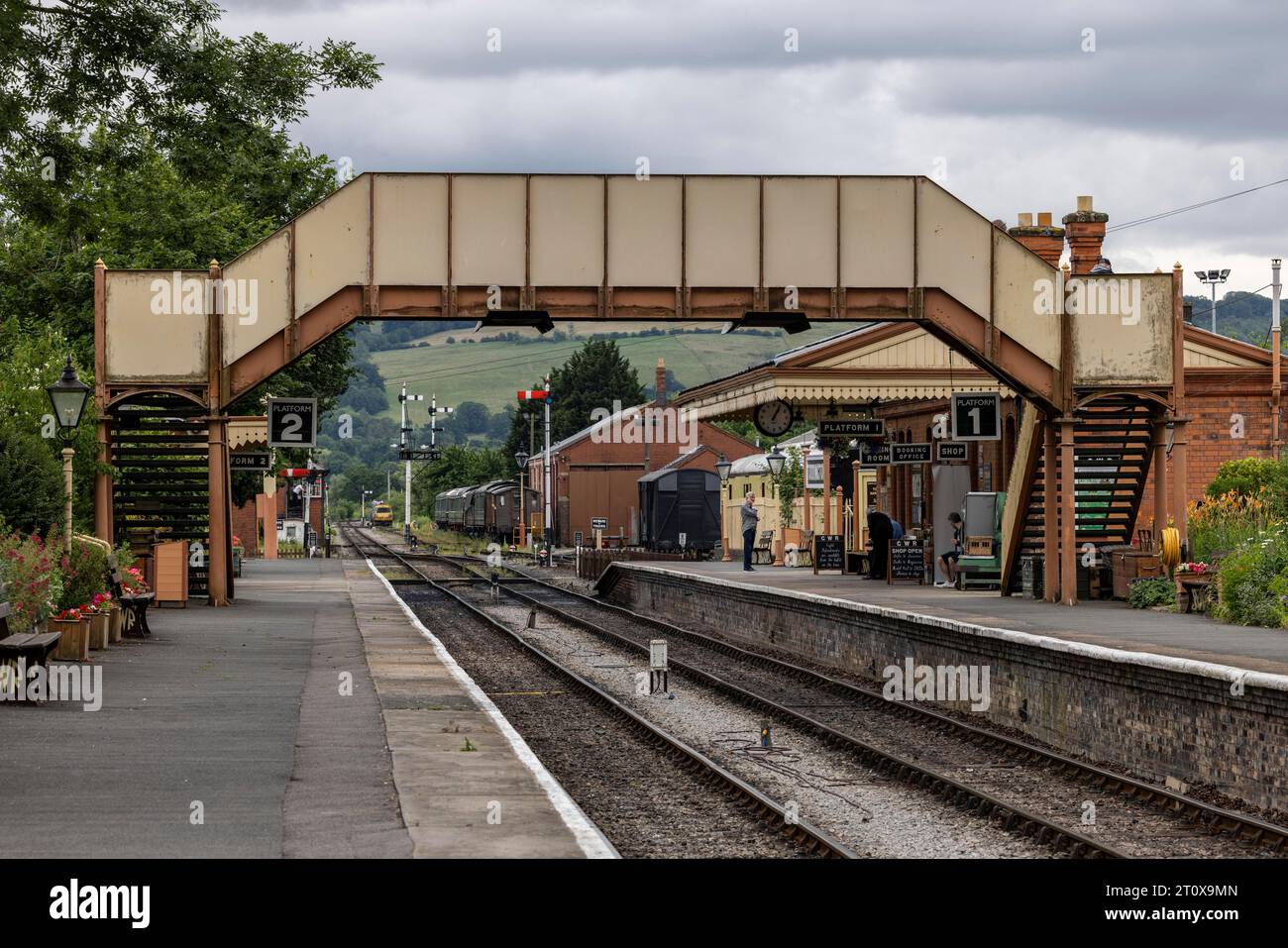 Toddington rail station hi-res stock photography and images - Alamy