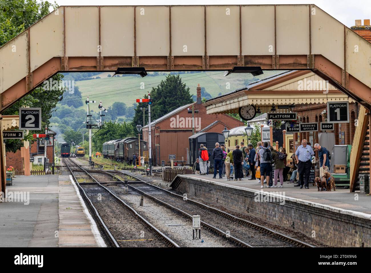Toddington rail station hi-res stock photography and images - Alamy