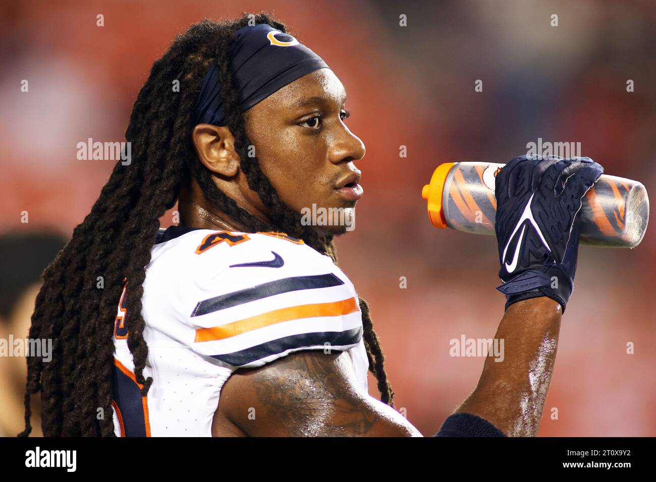Chicago Bears linebacker Tremaine Edmunds (49) pictured before an NFL ...