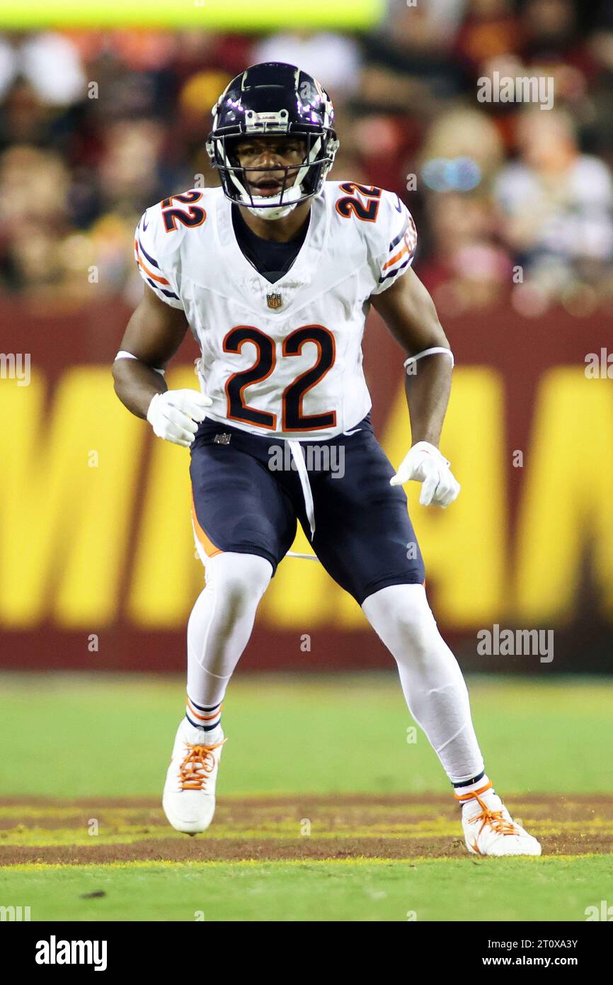 Chicago Bears safety Elijah Hicks (22) runs during an NFL football game ...