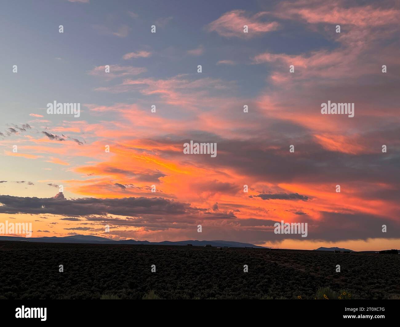 Red desert bright sunrise hi-res stock photography and images - Alamy