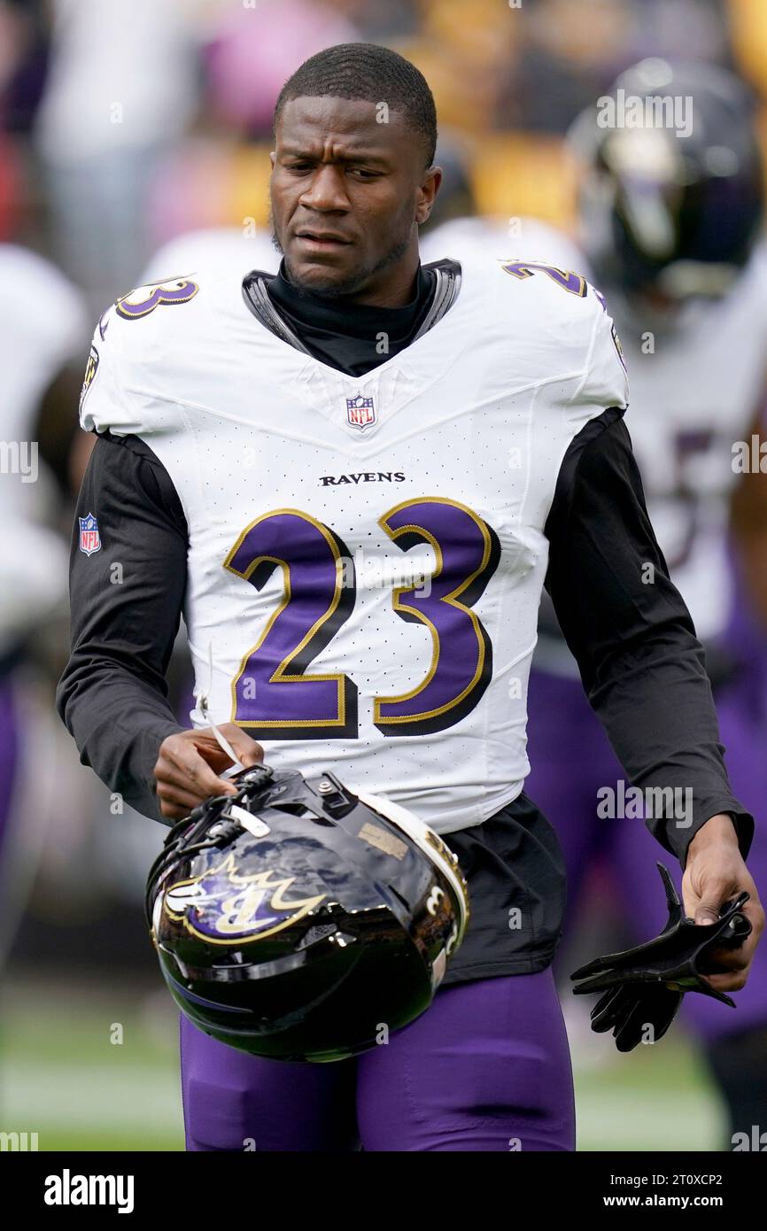 Baltimore Ravens cornerback Rock Ya-Sin warms up before an NFL football ...