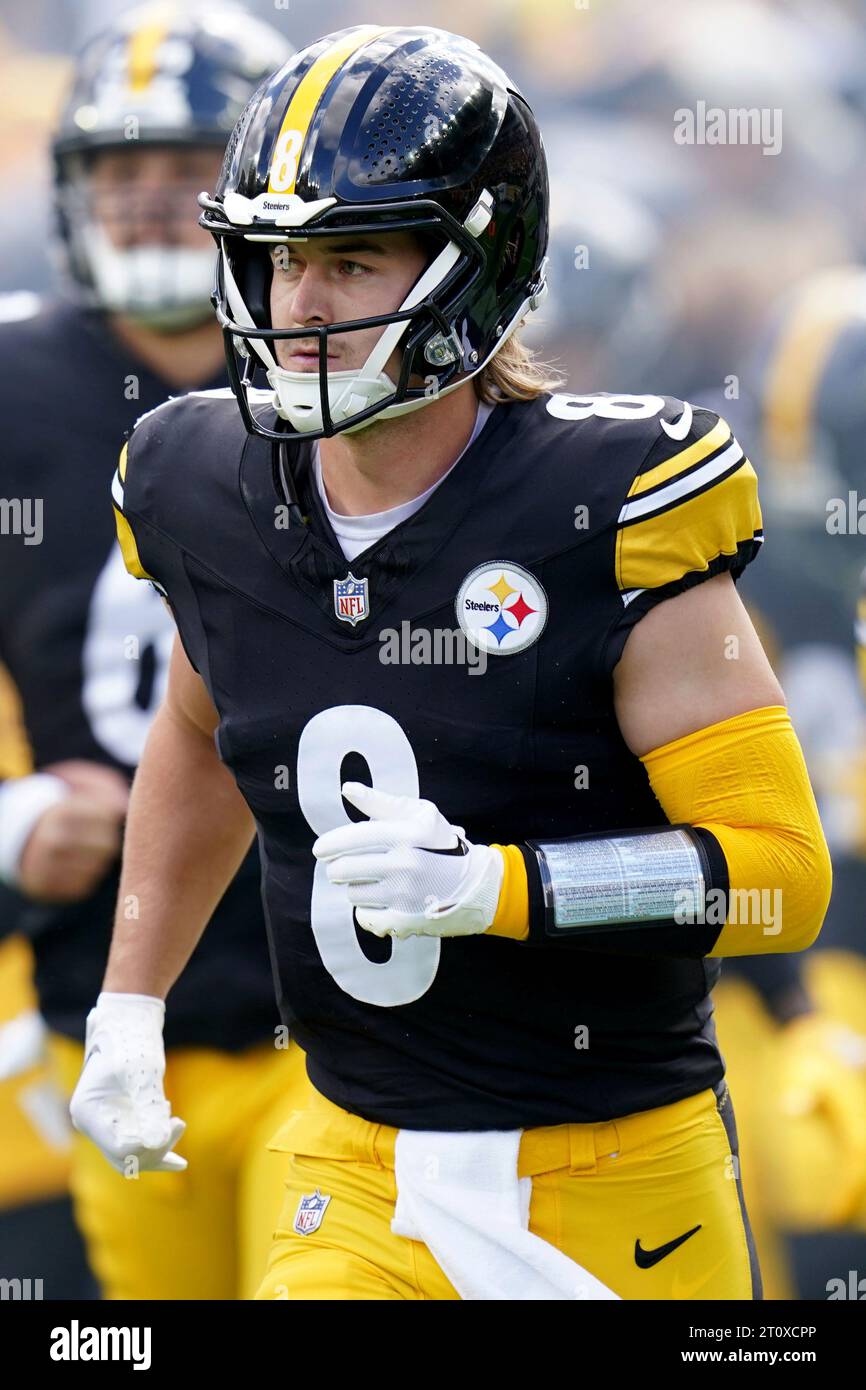 Pittsburgh Steelers quarterback Kenny Pickett enters the field before ...
