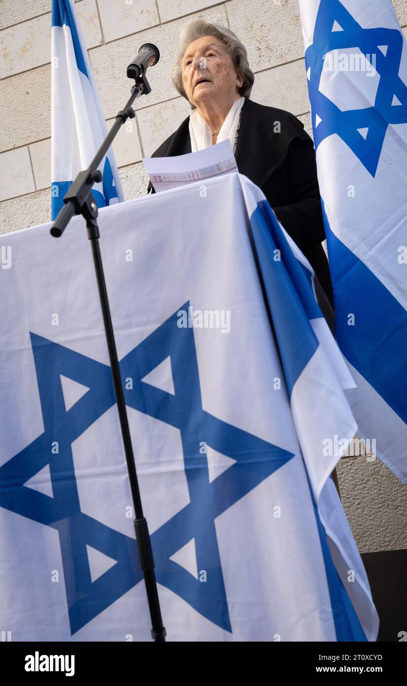 Regina Sluszny President at Forum der Joodse Organisaties delivers a ...