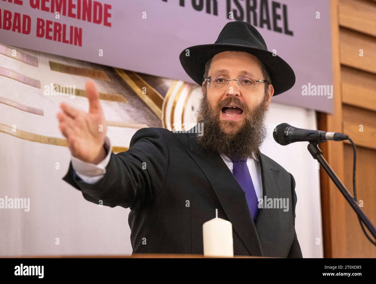 Berlin, Germany. 09th Oct, 2023. Rabbi Yehuda Teichtal speaks at the ...