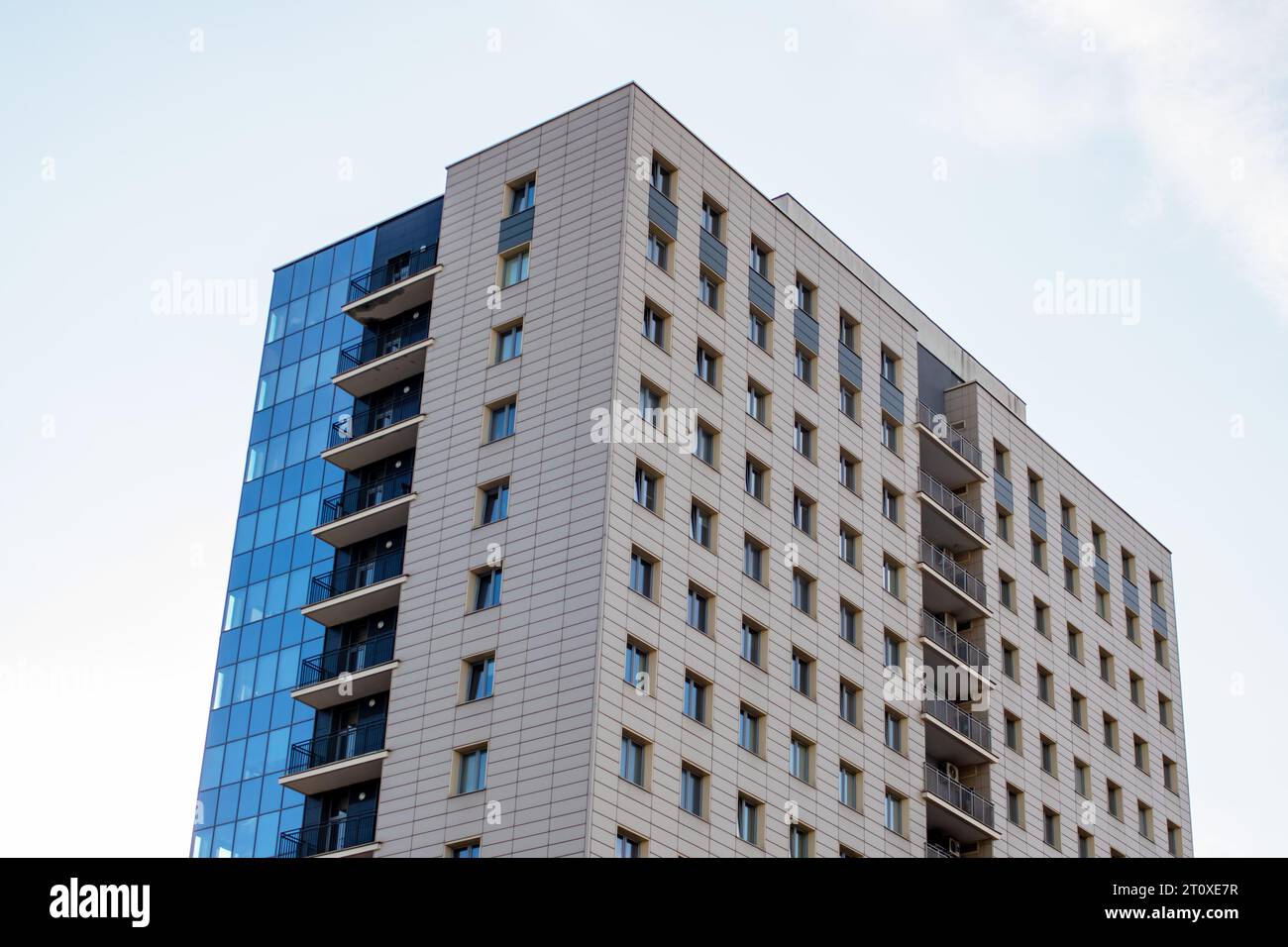 Upper floor facade windows hi-res stock photography and images - Alamy