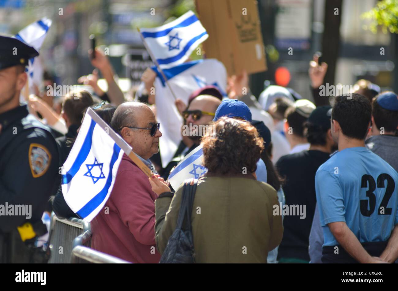 New York City, United States. 9th October, 2023. Hundreds of Israeli ...