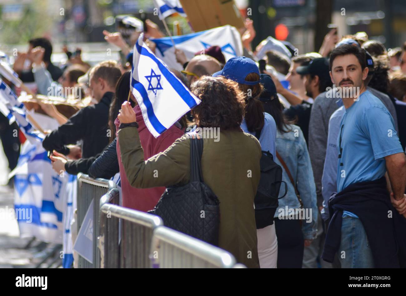 Stand in solidarity with israel hi-res stock photography and images - Alamy