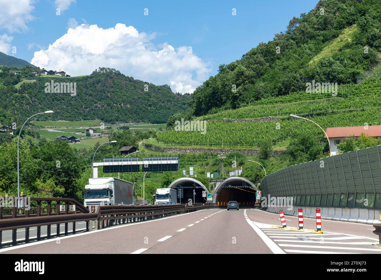 Autostrada chiusa hi-res stock photography and images - Alamy