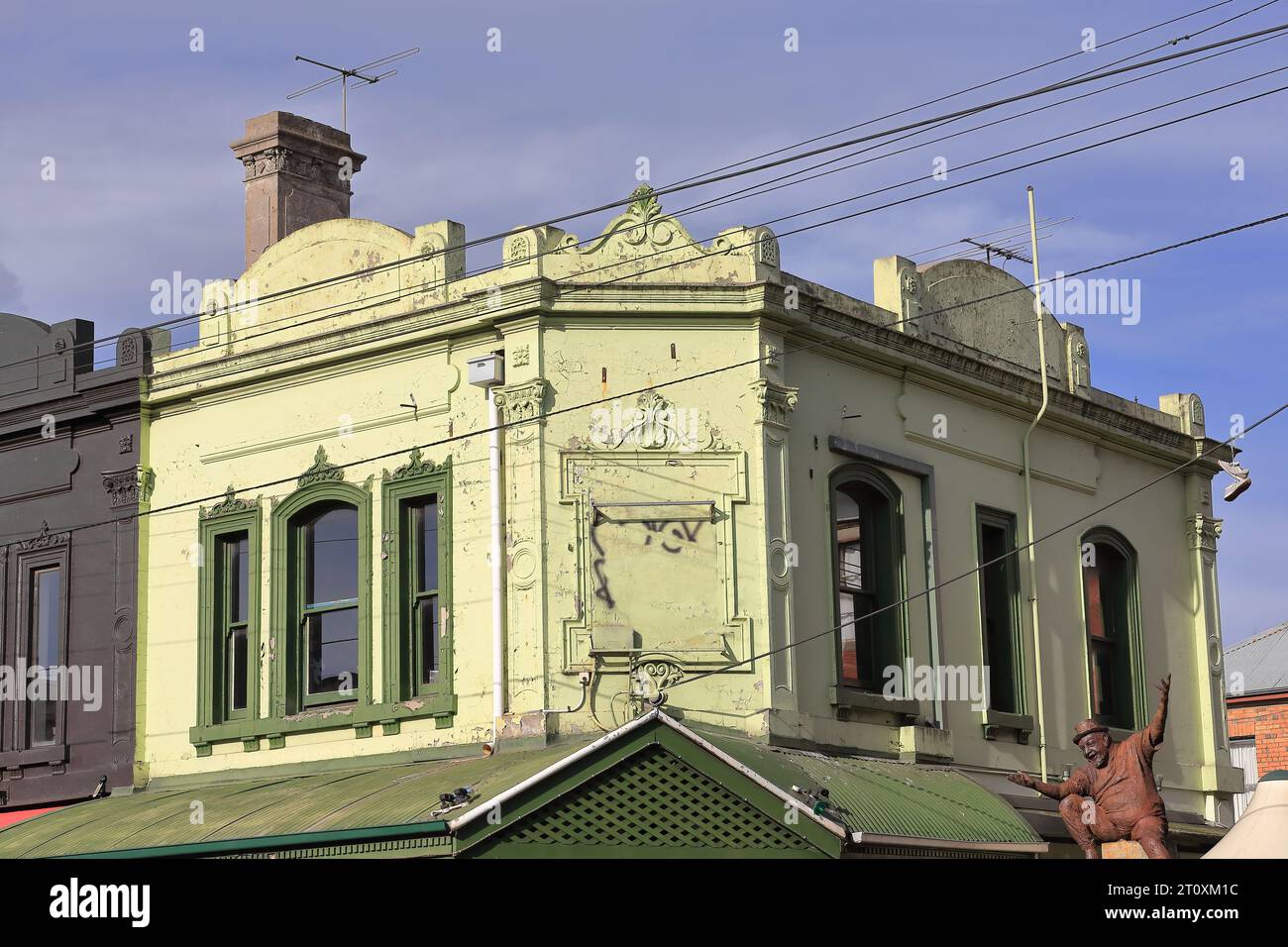 Two storey commercial building hi-res stock photography and images - Alamy