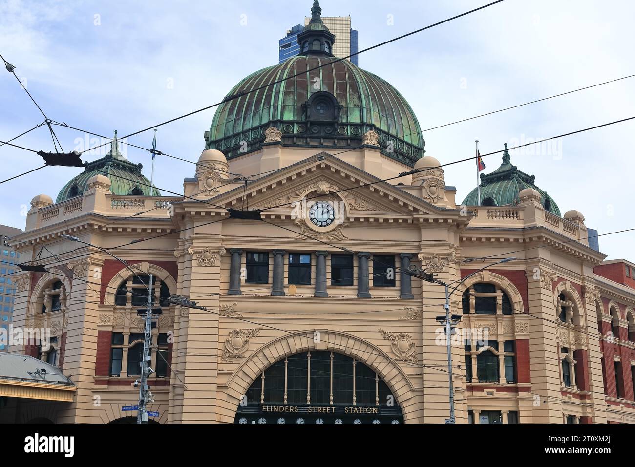1000 Georgian style, red brick building on Flinders Lane with Art ...