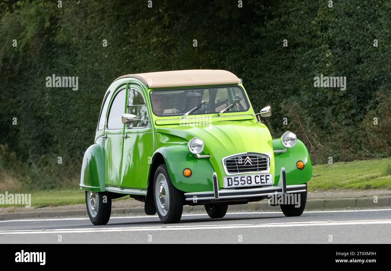 Bicester,Oxon.,UK - Oct 8th 2023: 1986 green Citroen 2CV classic car ...